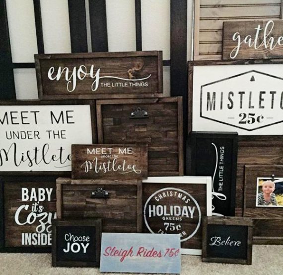15 Easy DIY Christmas Signs for a Festive Front Porch • The Garden Glove