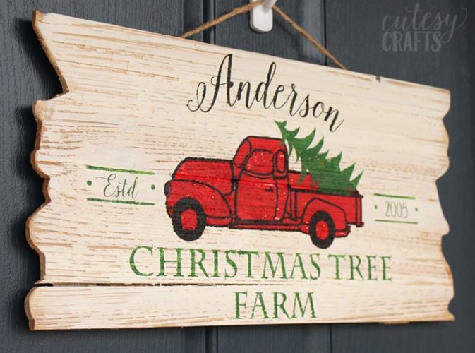 15 Easy DIY Christmas Signs for a Festive Front Porch • The Garden Glove
